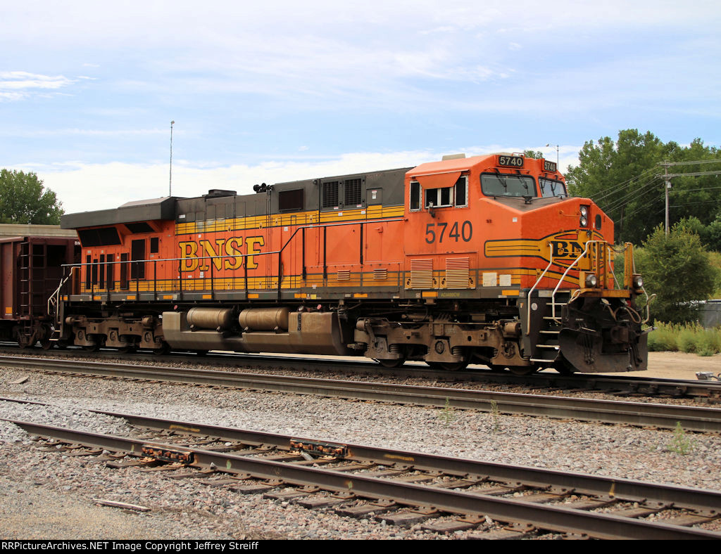 BNSF 5740